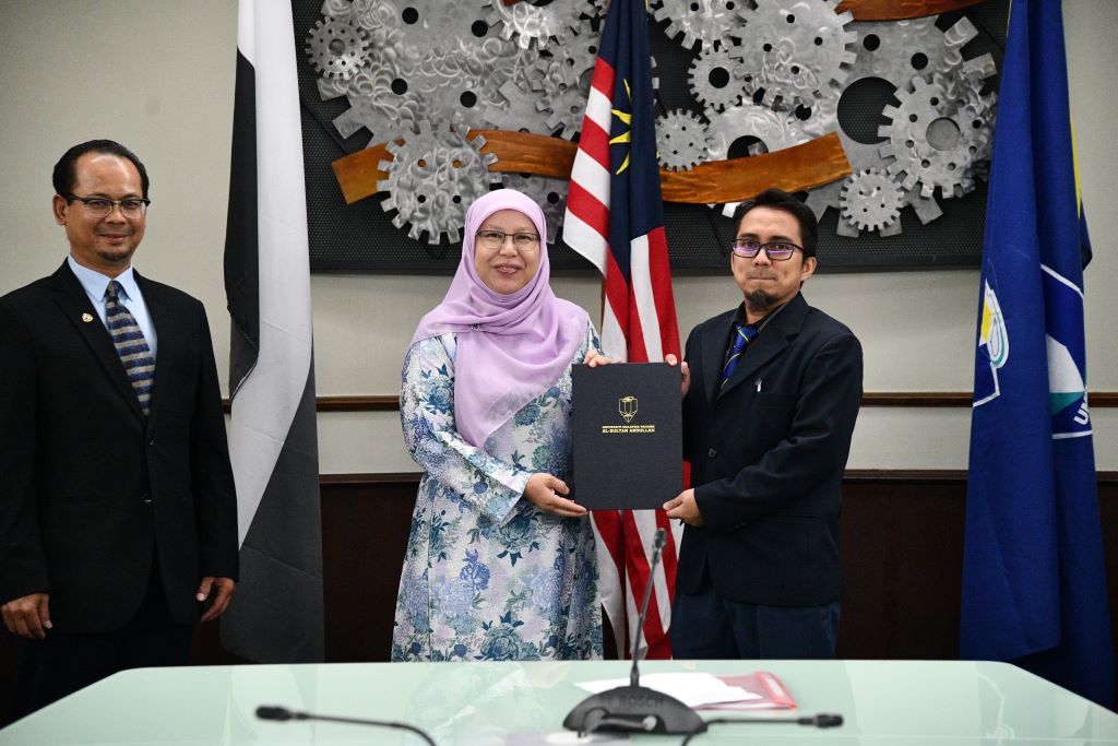 5 pensyarah kanan UMPSA naik pangkat ke jawatan Profesor Madya gred DS14 | UMPSA News